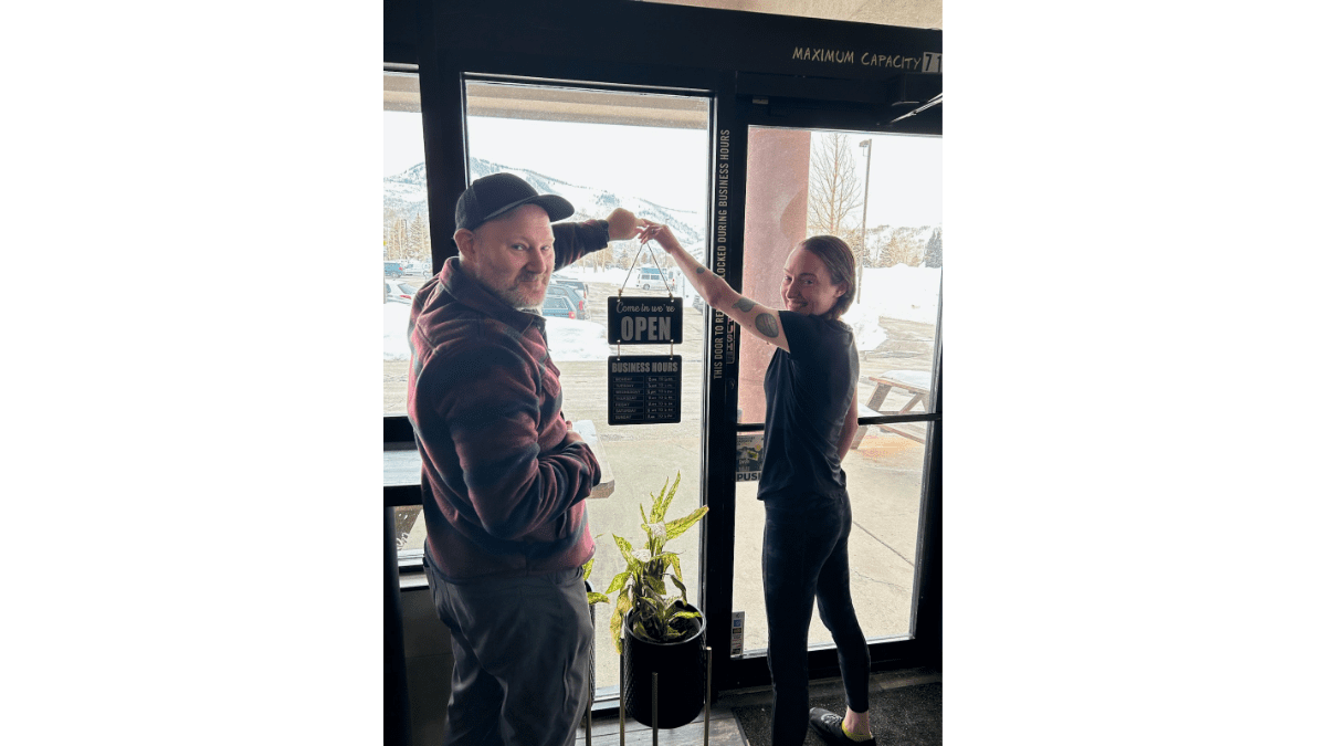 Nosh owners channel New York vibes with new ‘sammy’ deli in Prospector ...