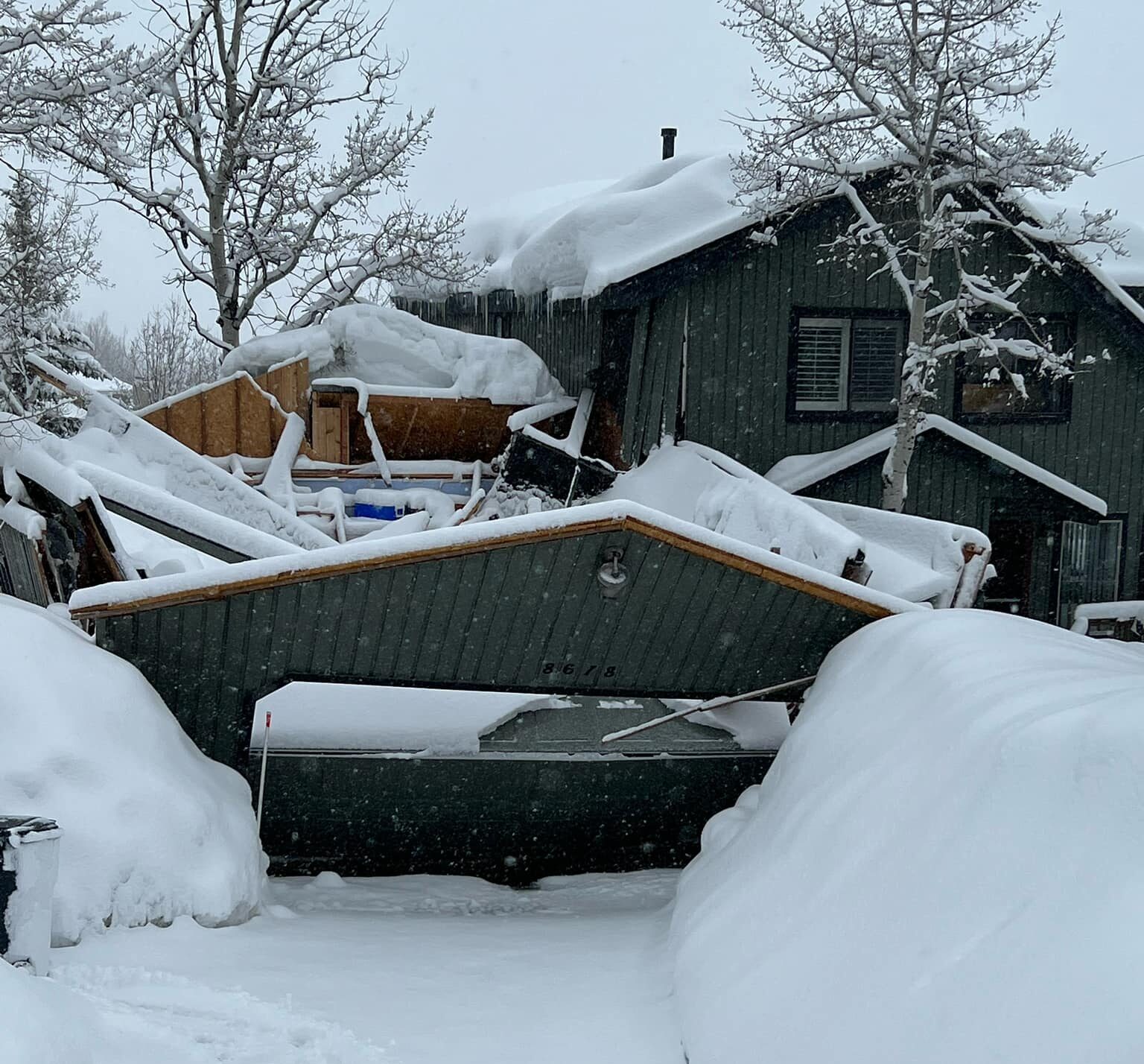 UPDATED: All clear after roof collapse on Park Avenue - TownLift, Park ...