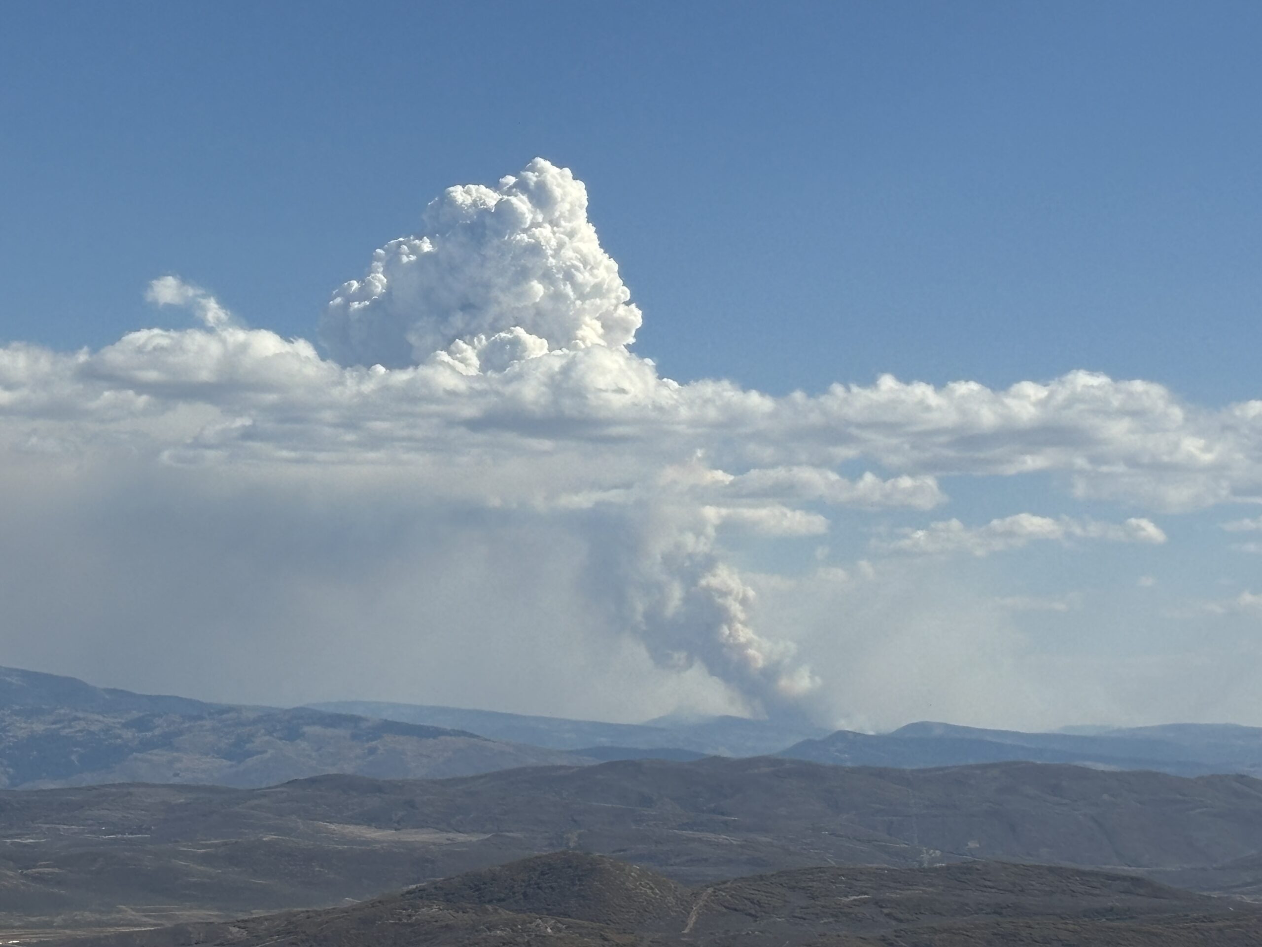Fire crews hope for rain as Yellow Lake Fire grows to 31,007 acres ...