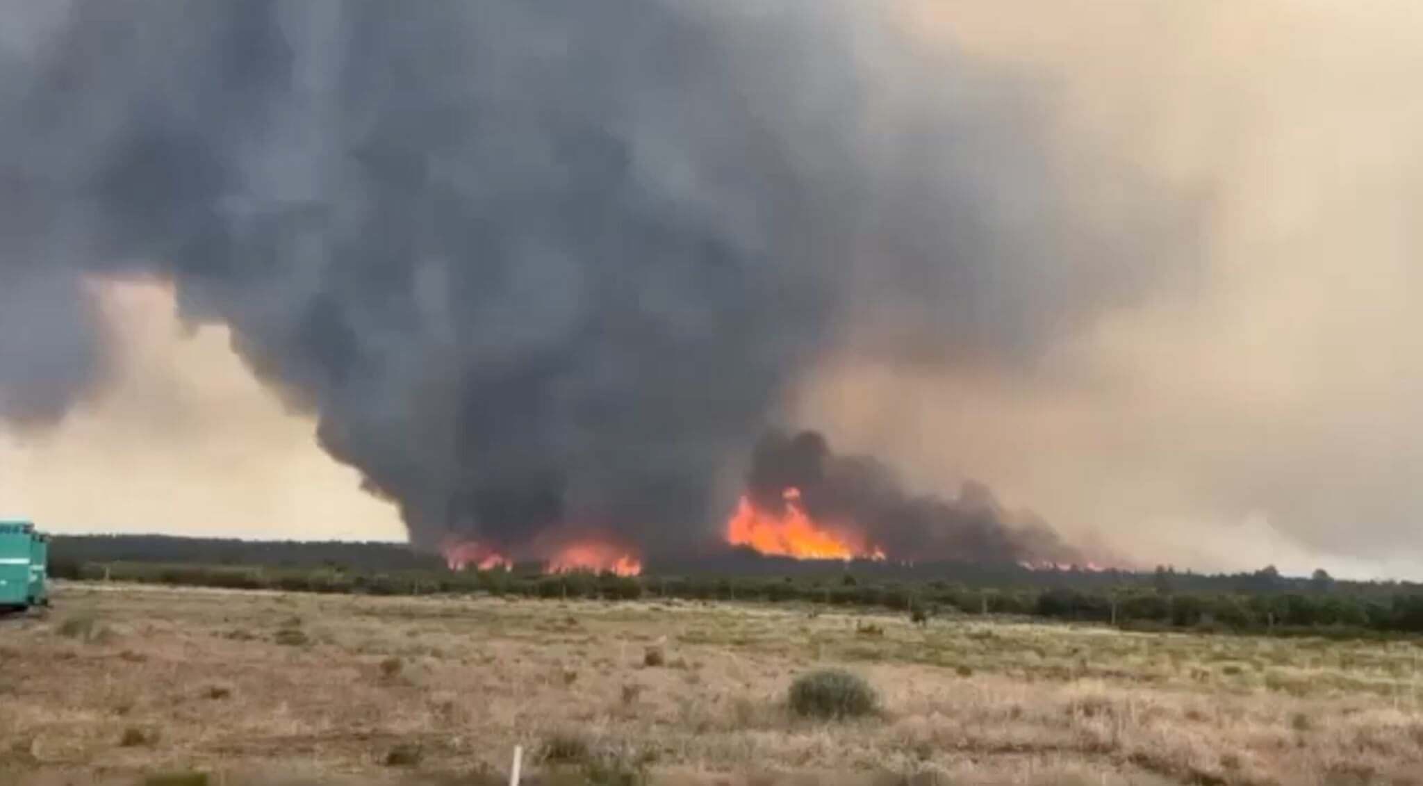 Firenado spawns over Deer Creek Fire as crews battle 10,000-Acre blaze ...