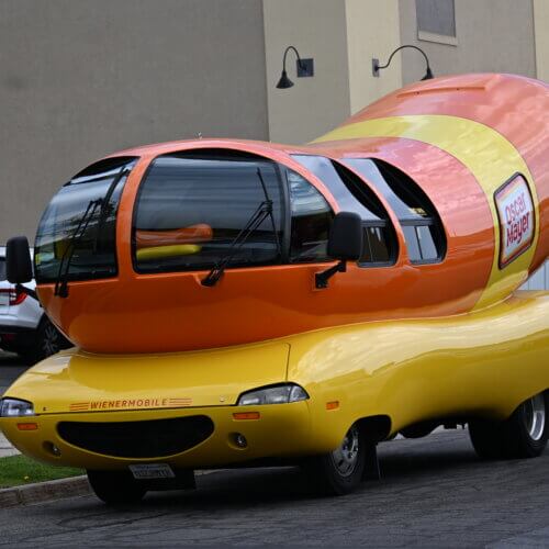 Hotdoggers relish as Oscar Mayer Wienermobile cruises through Summit ...