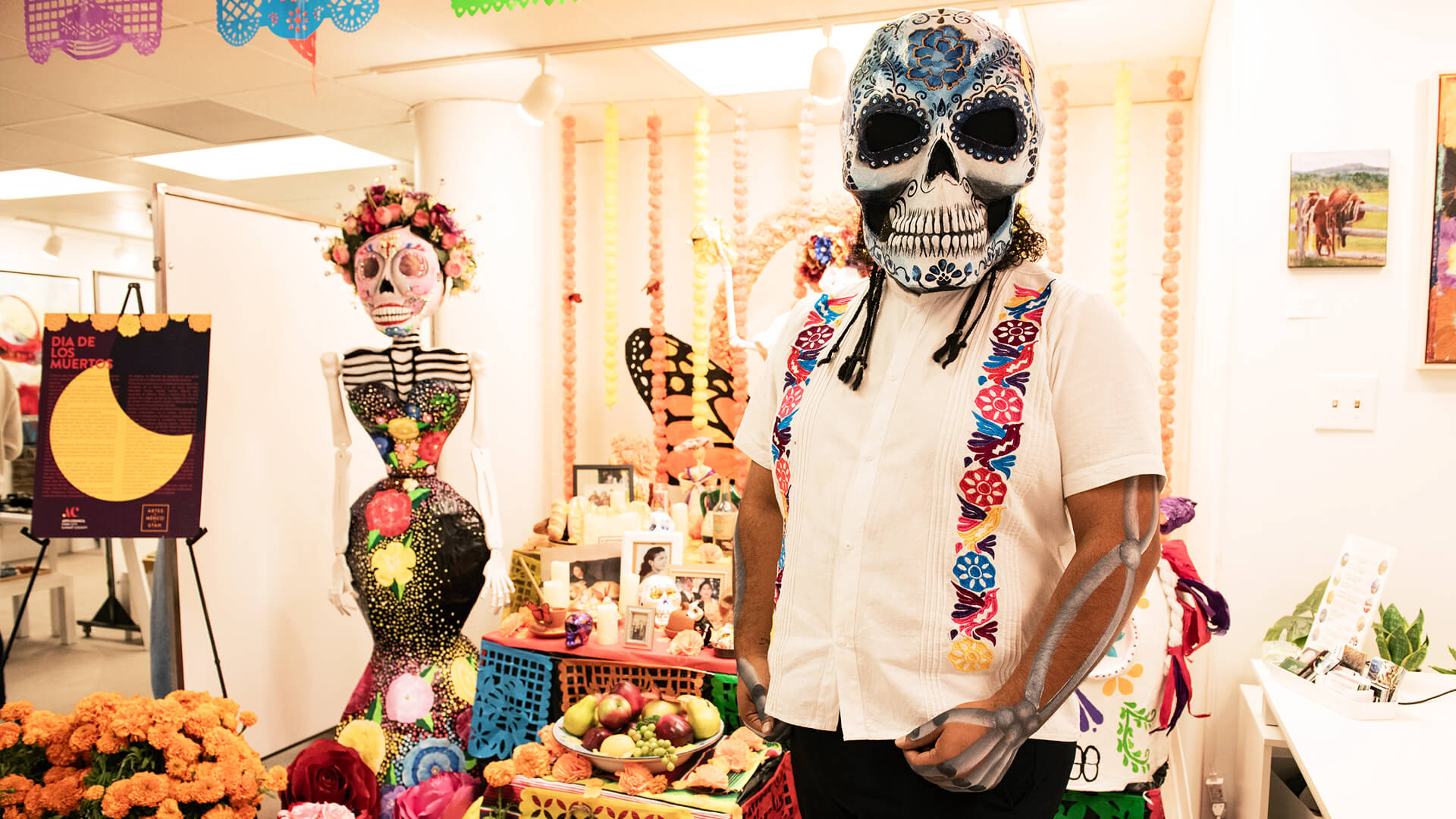 SNAPPED: Art, family, and remembrance take center stage at Día de los ...