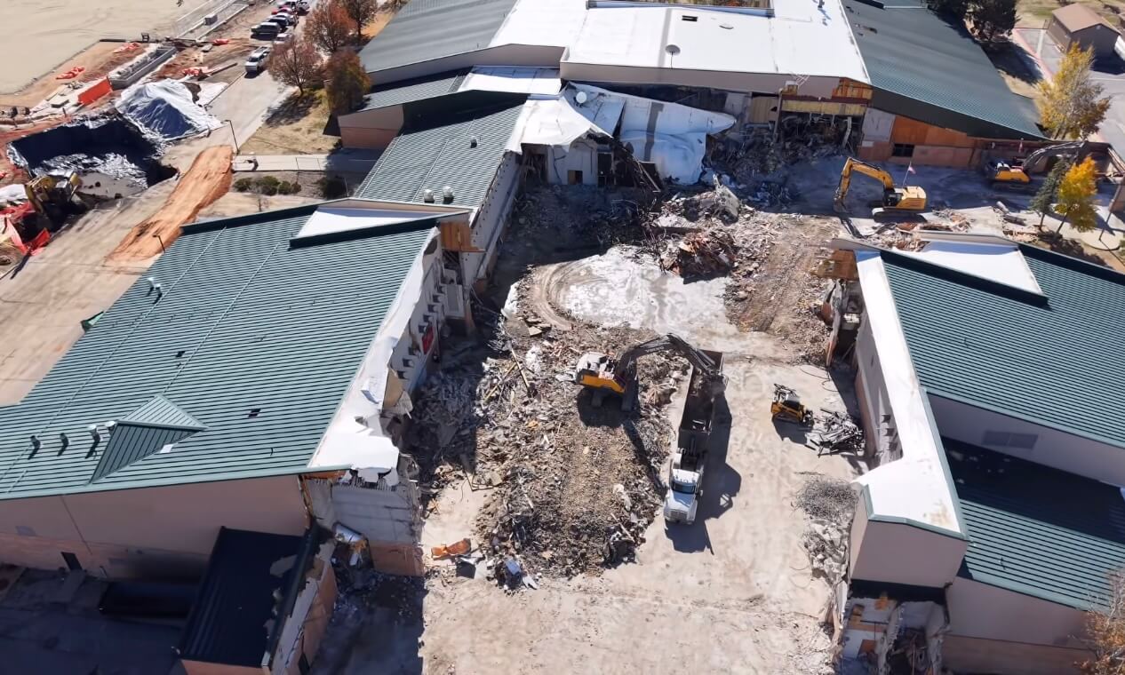 Demolition progresses at Treasure Mountain Junior High - TownLift, Park ...