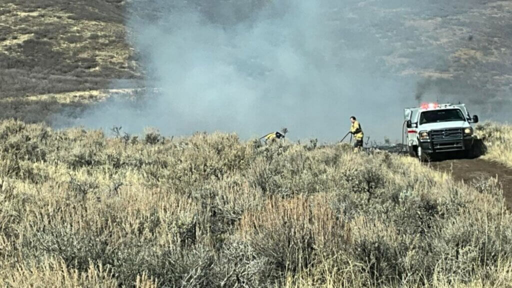 Unseasonably dry conditions spark February brush fire in Summit County ...